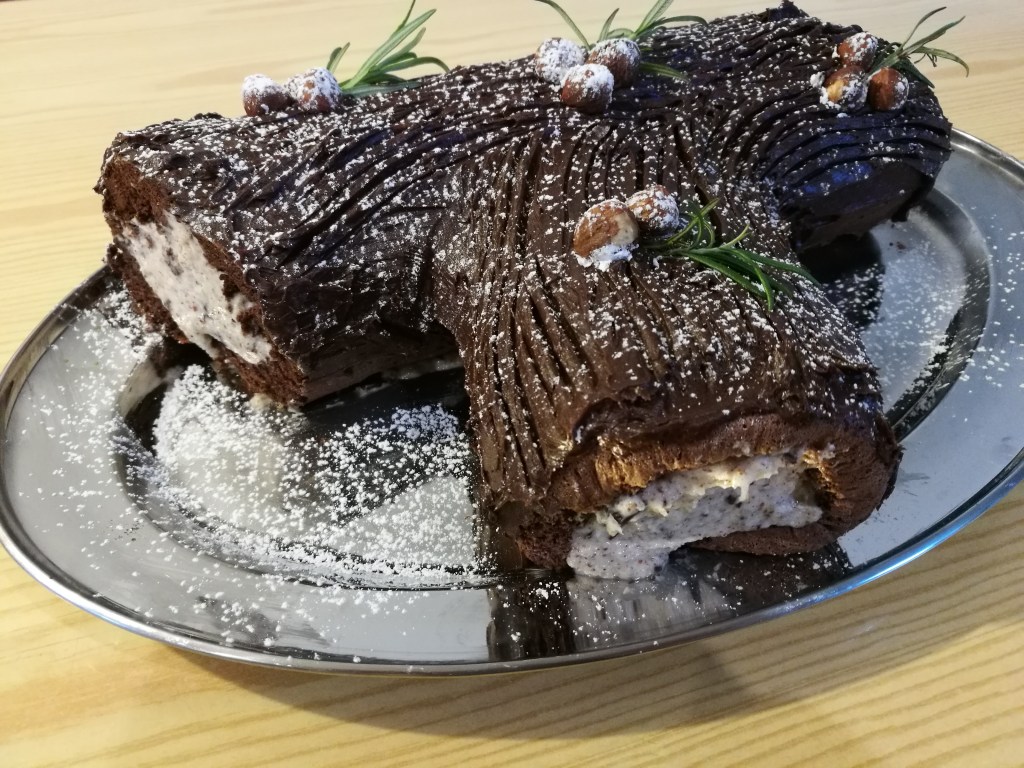 Hazelnut Yule Log Cake – Alphe's Corner