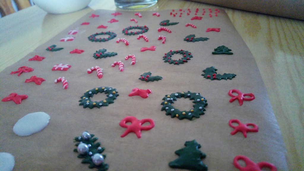 How to Make and Work with Royal Icing – Alphe's Corner