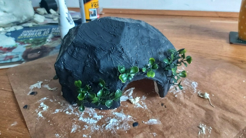 DIY Naturalistic Reptile Hides – Alphe's Corner