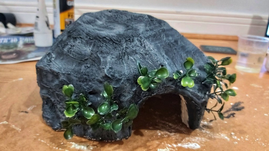 DIY Naturalistic Reptile Hides – Alphe's Corner