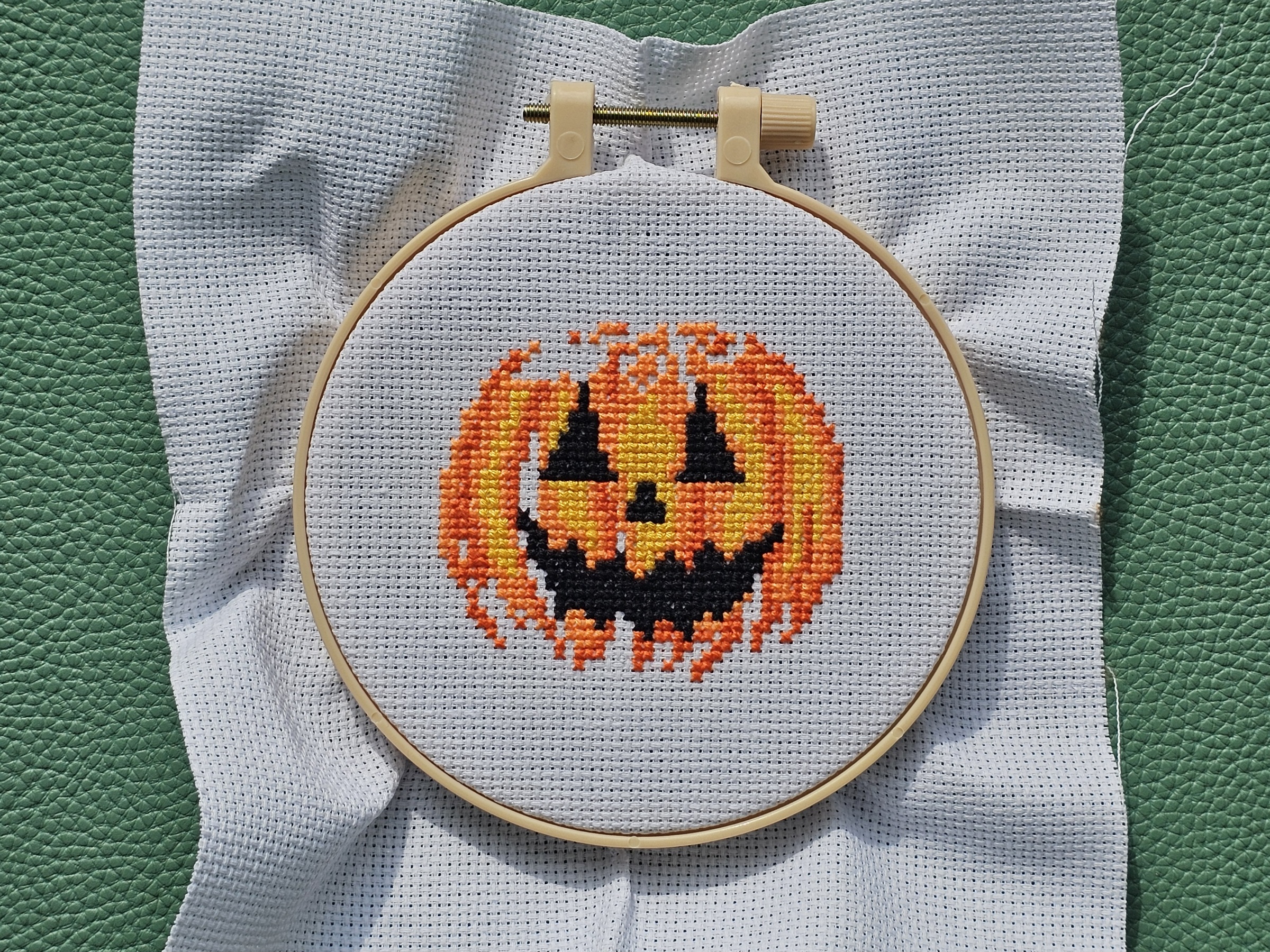 DIY Mini Cross Stitch Kit – Pumpkin – Halloween Crafts – Alphe's Corner