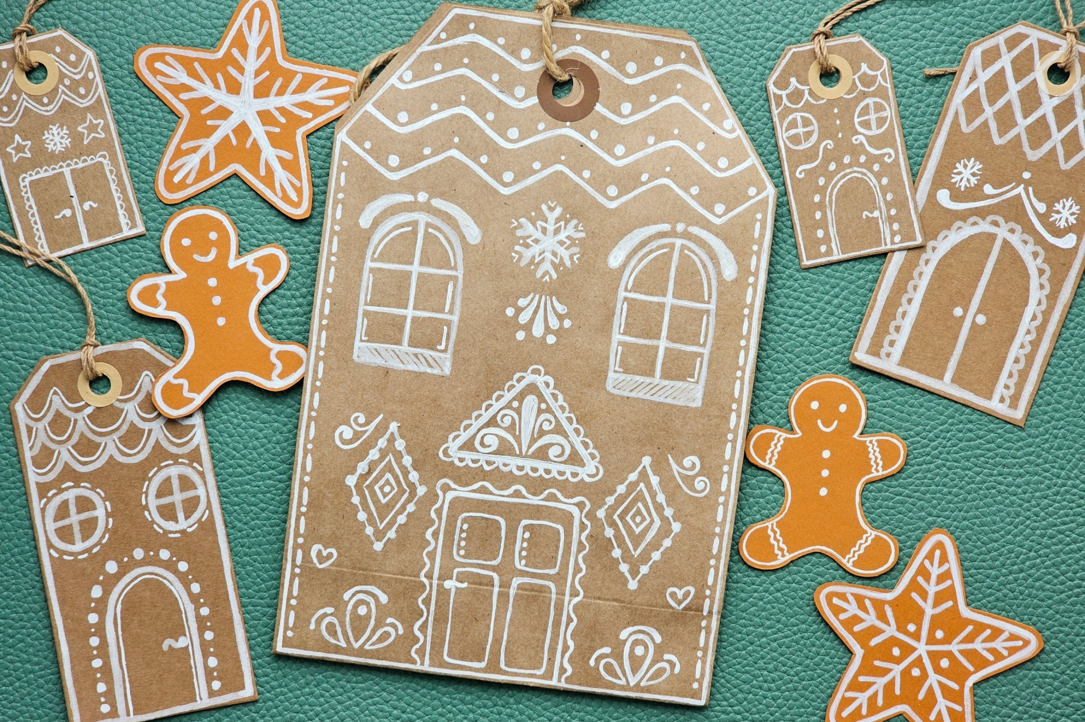 DIY Simple Gingerbread Themed Christmas Gift Wrapping – Gift Tags, Gift ...